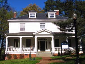 Office of Residence Life Welcomes New Staff - EagleEye